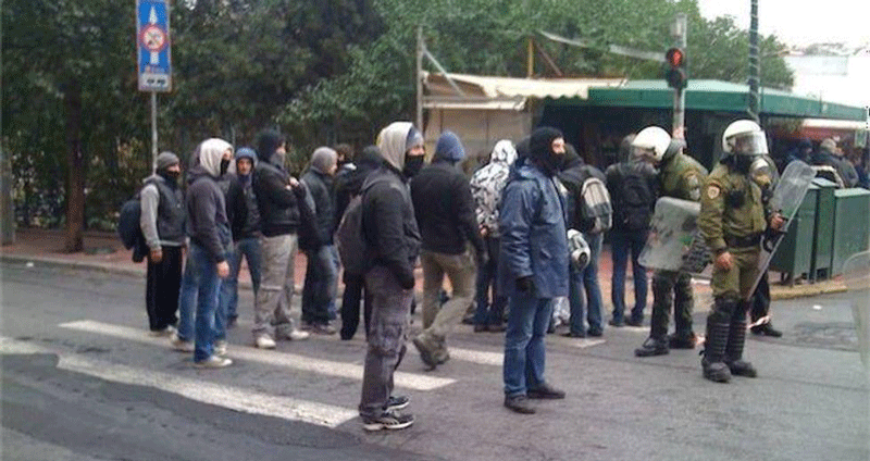 Το νόημα και η ιστορία της λέξης: Μπάχαλο, Μπαχαλάκιας - ΛΕΞΕΙΣ - Kamini.gr
